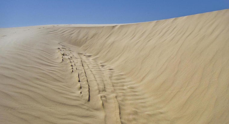 What Is the Weight of 1 Cubic Yard of Sand? | Reference.com